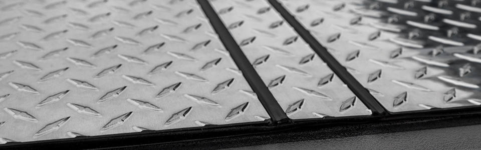 LOMAX® Folding Hard Cover : Yankee Custom Truck Caps & Truck ...